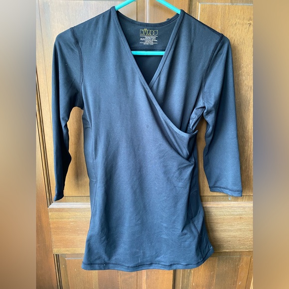 Nuroo | Tops | Nuroo Pocket Skin To Skin Newborn Carrier Xss Preowned ...